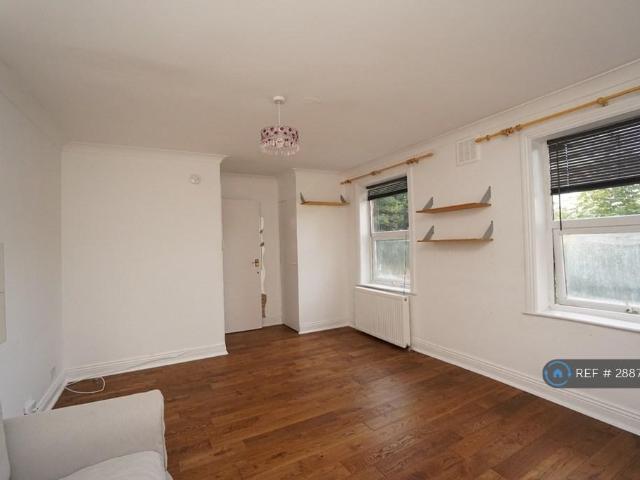 Archway Road, London, N6 3 bed flat to rent £2,000 pcm £462 pw