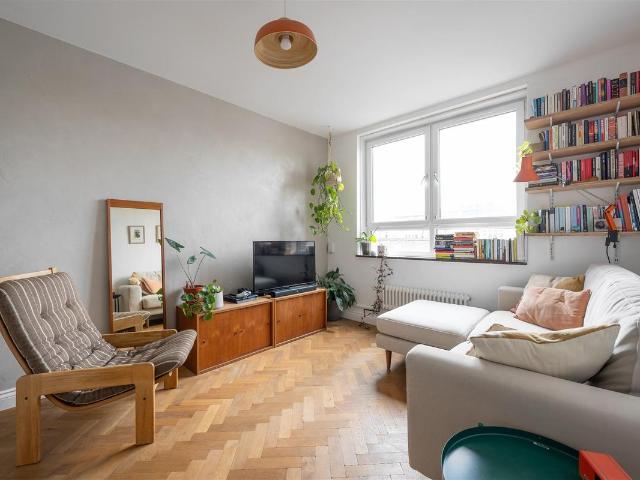 Arcola Street, London E8, 2 bed flat to rent, £2,450 pcm | PrimeLocation