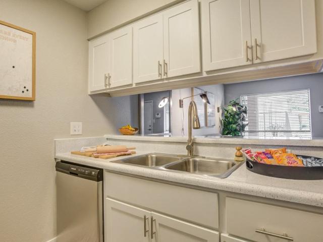 Ardella on 67th 2 Bedroom Apartment for Rent at 6565 W Bethany Home Rd, Glendale, AZ 85301 O'Neil Ranch