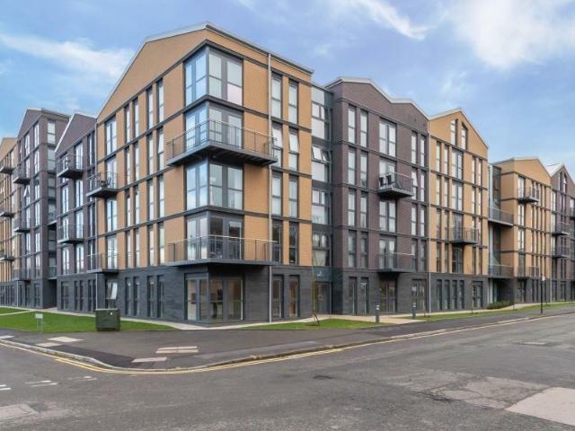 Arden Gate, 10 Communication Row. 2 bed flat to rent £1,150 pcm £265 pw