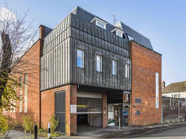Arden Grove, Harpenden AL5, 2 bed flat to rent, £2,500 pcm | PrimeLocation
