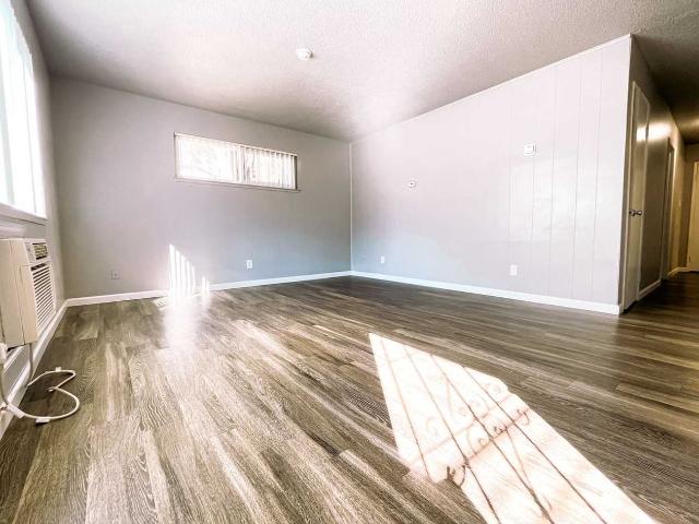 Arden Park Apartments 2 Bedroom Apartment for Rent at 2452 Wyda Way, Sacramento, CA 95825