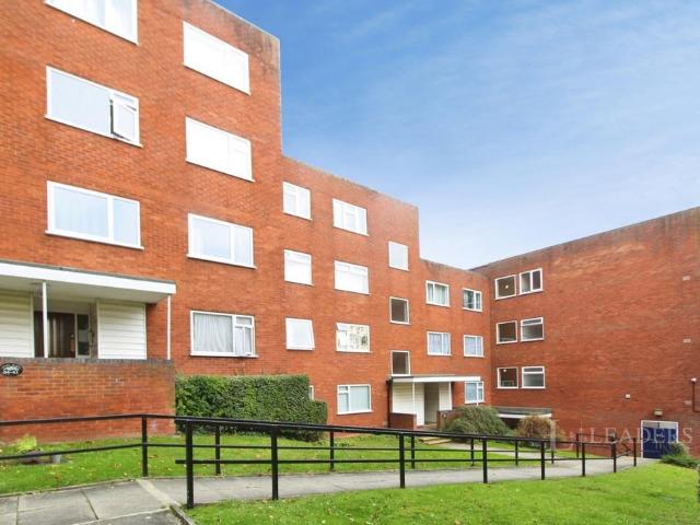 Arden Place, Luton, Bedfordshire, LU2 2 bed flat to rent £1,150 pcm £265 pw