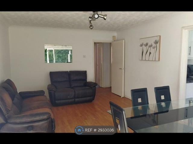 Arden Place, Luton LU2, 2 bed flat to rent, £1,275 pcm | PrimeLocation