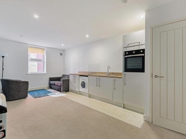 Arden Street Stratford upon Avon CV37 2 bed flat to rent £1,150 pcm £265 pw