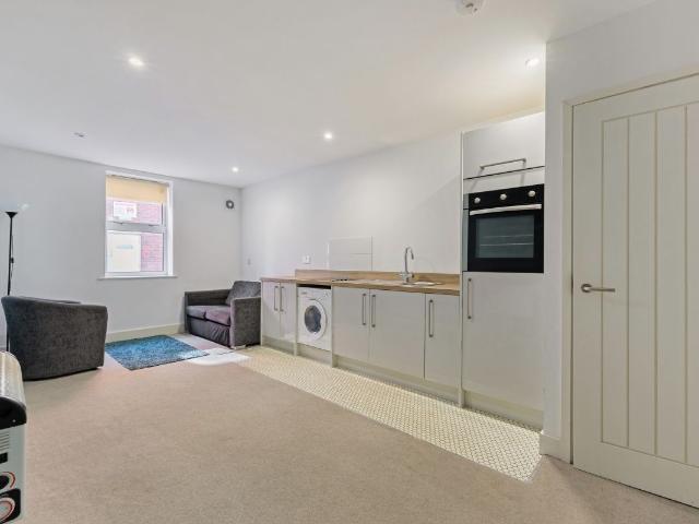Arden Street, Stratford Upon Avon CV37, 2 bed flat to rent, £1,250 pcm | PrimeLocation