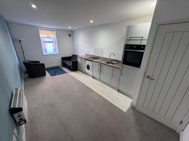 Arden Street, Stratford Upon Avon CV37, 2 bed flat to rent, £1,250 pcm | PrimeLocation
