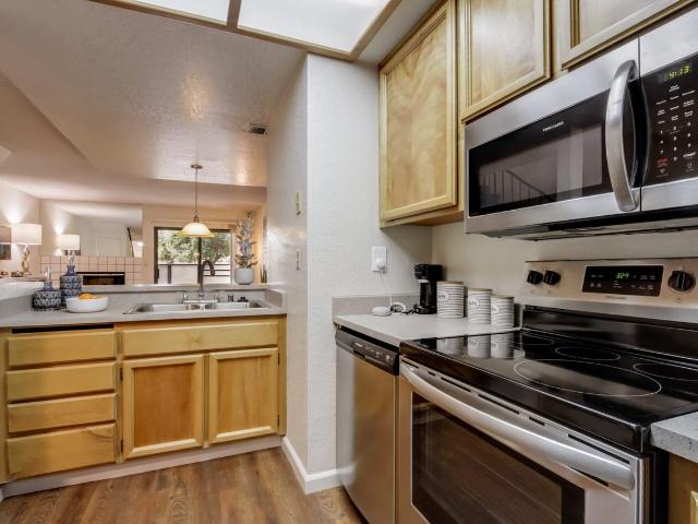 Ardenwood Forest Rental Condos 2 Bedroom Apartment for Rent at 5016 Paseo Padre Pkwy, Fremont, CA 94555 Ardenwood