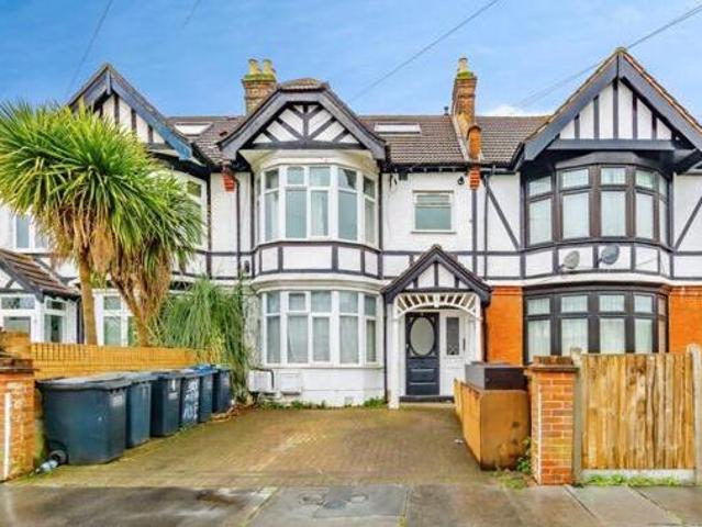 Ardfern Avenue, London, 2 Bedroom Flat
