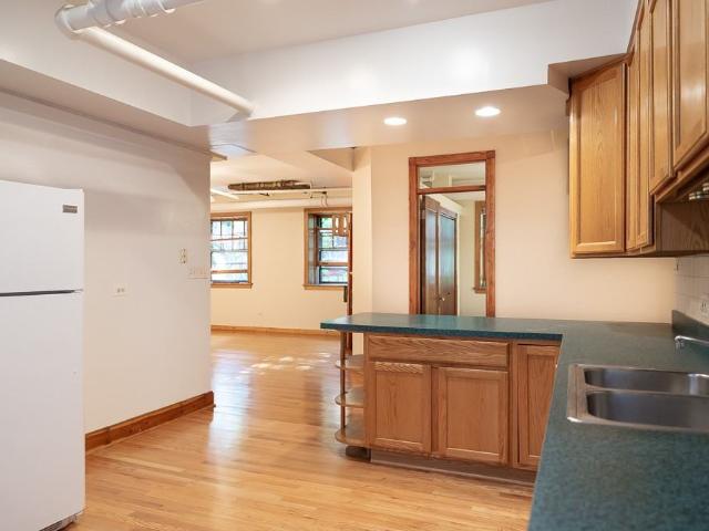 Ardmore Ave 3 Bedroom Apartment for Rent at 1020 W Ardmore Ave, Chicago, IL 60660 Edgewater
