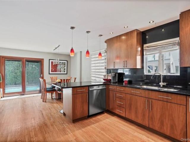 Ardsley St, Staten Island, Home For Sale