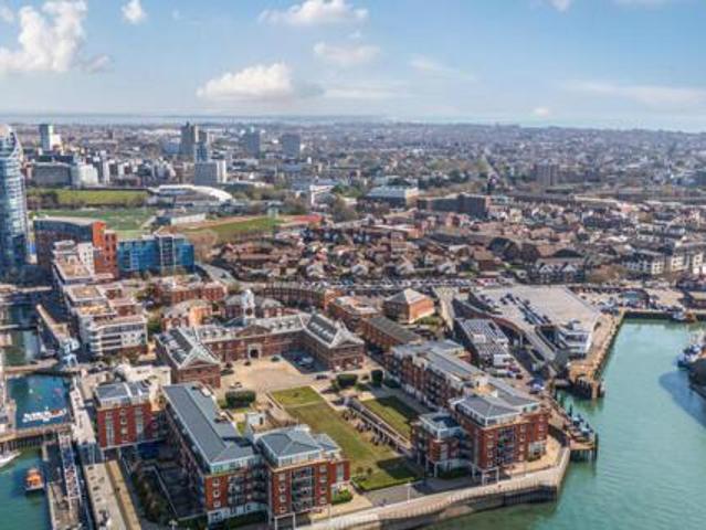 Arethusa House, Portsmouth, 2 Bedroom Apartment