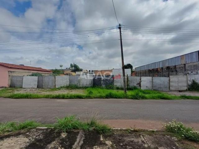 Área na região central de Aparecida de Goiânia. Área / Terreno à Venda, 938.00 por R$ 460000.00 no s