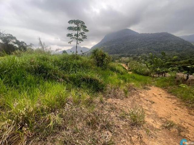 Área no Ubatumirim