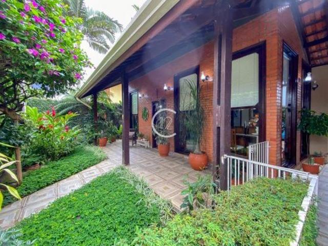 Área nobre de 1.720m² com 3 sobrados à venda, por R$ 15.000.000 Jardim Esplanada São José dos Ca
