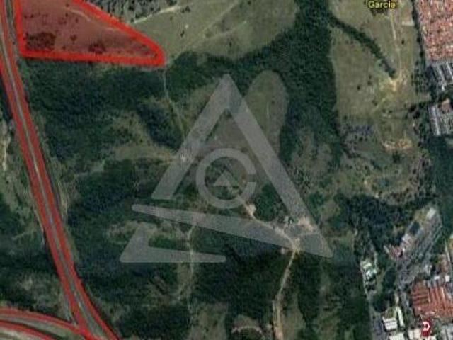 Área à venda em Campinas, Jardim Ipaussurama, com 127477 m²