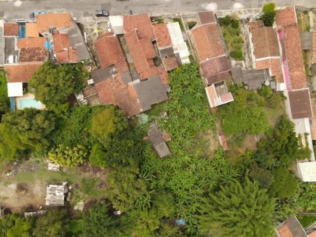 Área à venda em Taubaté, Vila Elvira, com 1674 m²