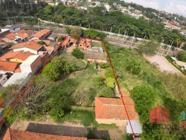 ÁREA A VENDA NO CENTRO DE VINHEDO/SP