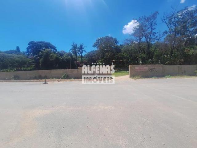 Área à venda no Bairro ALVORADA