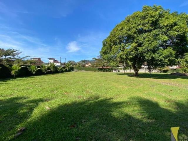 Área a venda na Estufa 2. Terreno limpo, com documentação OK e pronto para construção