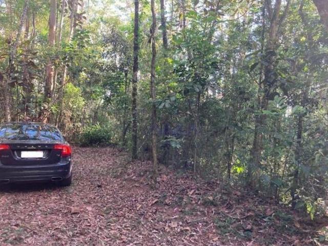 Área à venda próxima à Granja Viana
