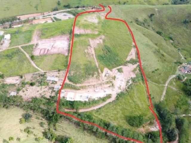 Área / Chácara 30.000m² AT e 60m² AC Sta. Branca SP