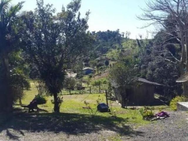 Área com 10.213m², com casa 03 quartos, localizada em Campina Grande do Sul PR, com frente para os 0