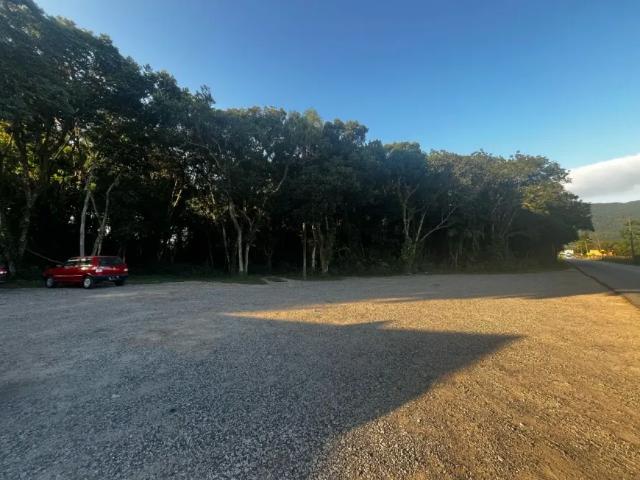 Área com 20.000 m² localizada no bairro Areias de Baixo, em Governador Celso Ramos