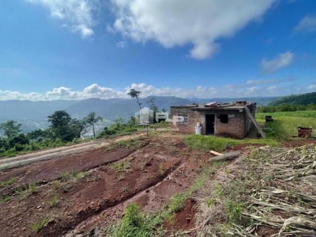 ÁREA COM 3,4 HECTARES E UMA LINDA VISTA