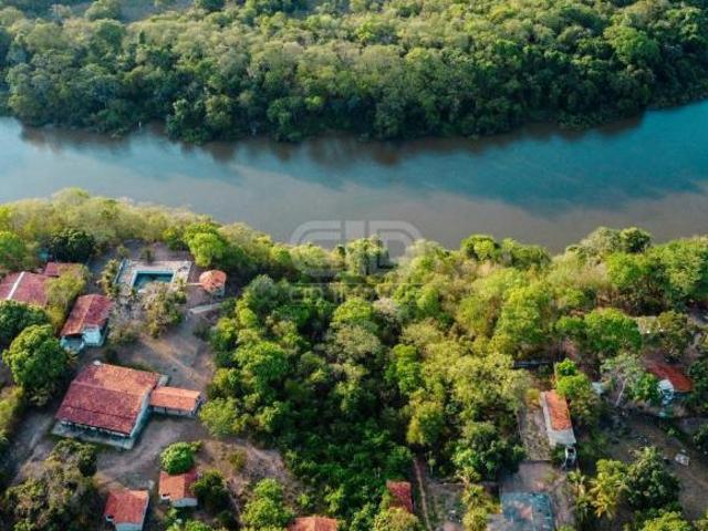 Área com aproximadamente 25 mil metros quadrados