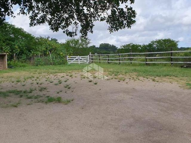 Área com aproximados 40.000m²