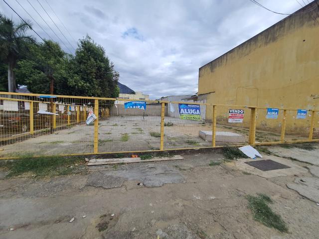 Área comecial de esquina na Av JK Governador Valadares
