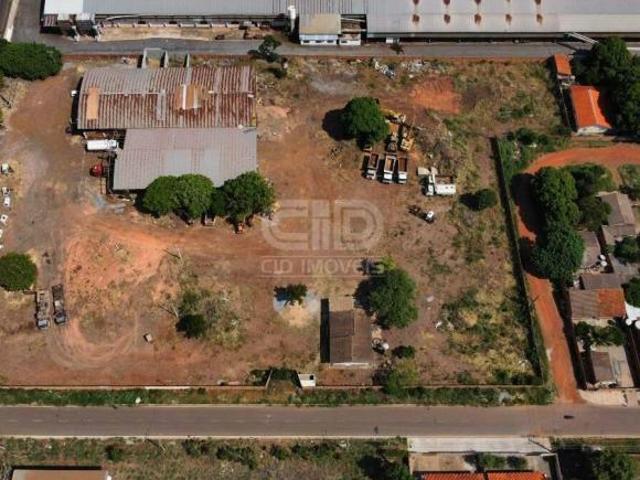 Área comercial à venda, próximo a Av. Governador Júlio Campos