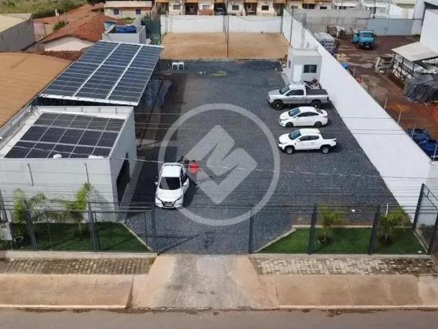 Área comercial com 1.440M2, 185,20 M2 de área construída, recepção, 4.500kwh de energia solar