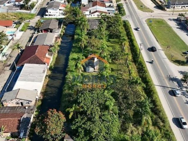 Area comercial com 2.702m², rodovia lado mar