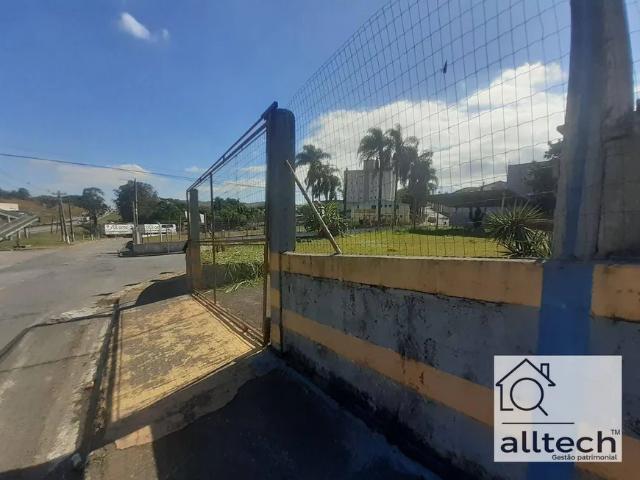 Área comercial com construção à venda com construção de 1266 m² por R$ 2.100.000 Nova Arujá Aruj