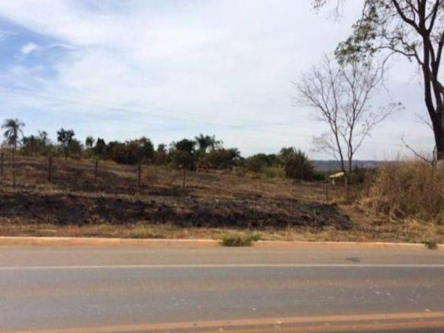 Área Comercial de 30.000m² à Venda no DF 180, Ceilândia Ideal para Logística e Indústria Localizaç