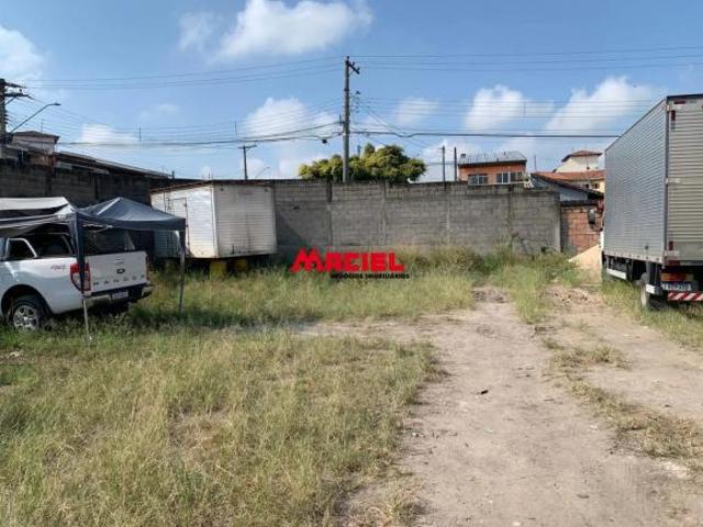 Área de Esquina no Galo Branco com 1.065m² e Grande Potencial Comercial e Construtivo