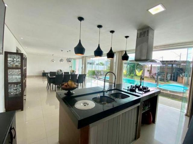 ÁREA DE LAZER / PISCINA / ARMÁRIOS PLANEJADOS / 3 QUARTOS / CONDOMÍNIO