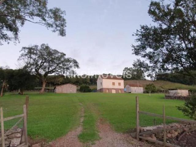 ÁREA DE TERRAS