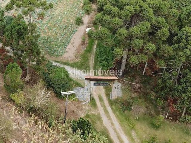 ÁREA DE TERRAS