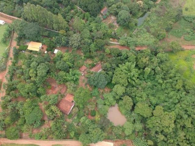 Área de 17538 m² à venda por R$ 2.250.000 no Sítio de Recreio Ipê Goiânia