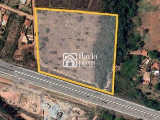 ÁREA DE 25000 M²