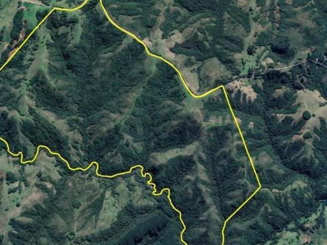 Área de 290 hectares, diversas vertentes perenes e açudes, Santana da Boa Vista RS