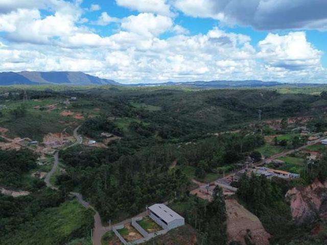 Área de 60 hectáres com 3 nascentes e 2 represas, localizado próximo a entrada de Congonhas. A Opor
