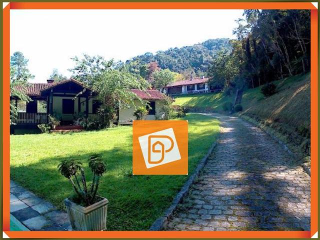 Área em Mosela, Petrópolis/RJ de 13000m² 4 quartos à venda por R$ 1.349.000,00