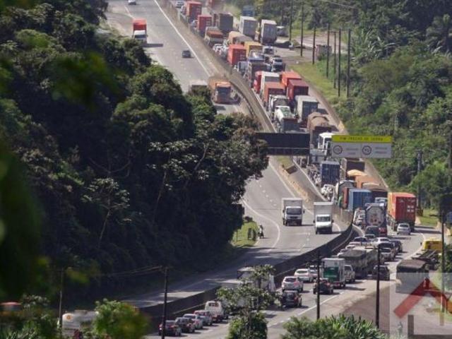 Área Industrial para Venda em Guarujá, Rodovia