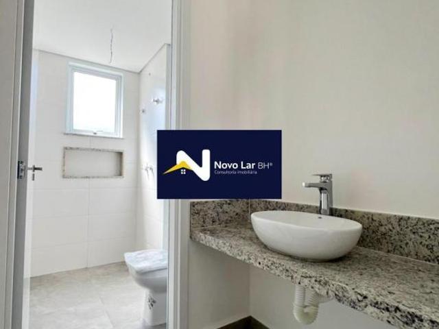 Área privativa 230m², 4 quartos, 2 suites, 3 vagas no Castelo