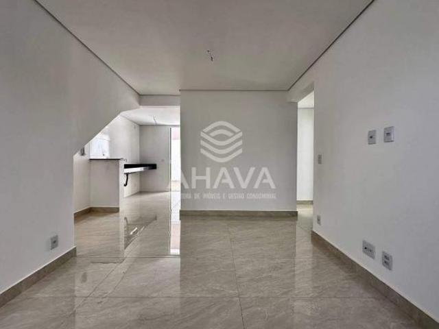 Área Privativa com 3 Quartos sendo 1 Suíte à Venda, 75m², 2 Vagas, Bairro Copacabana