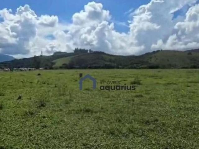 Área / propriedade / sítio / Terreno topografia plana à venda Centro Pindamonhangaba/SP